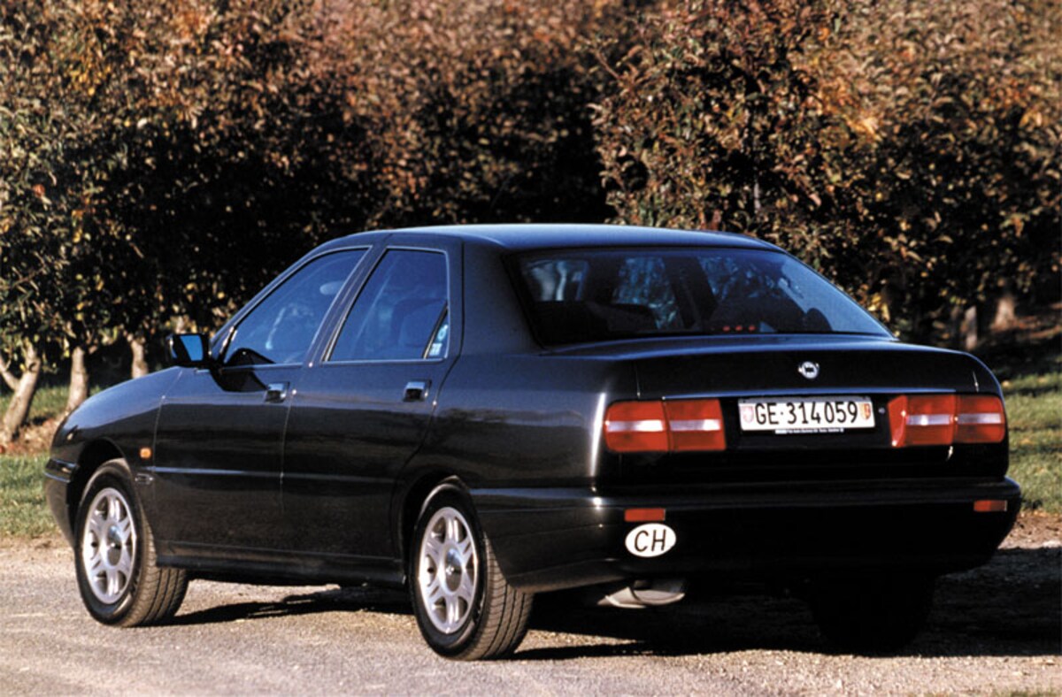 Lancia Kappa 3.0 24v V6 LX prijs en specificaties - AutoWeek