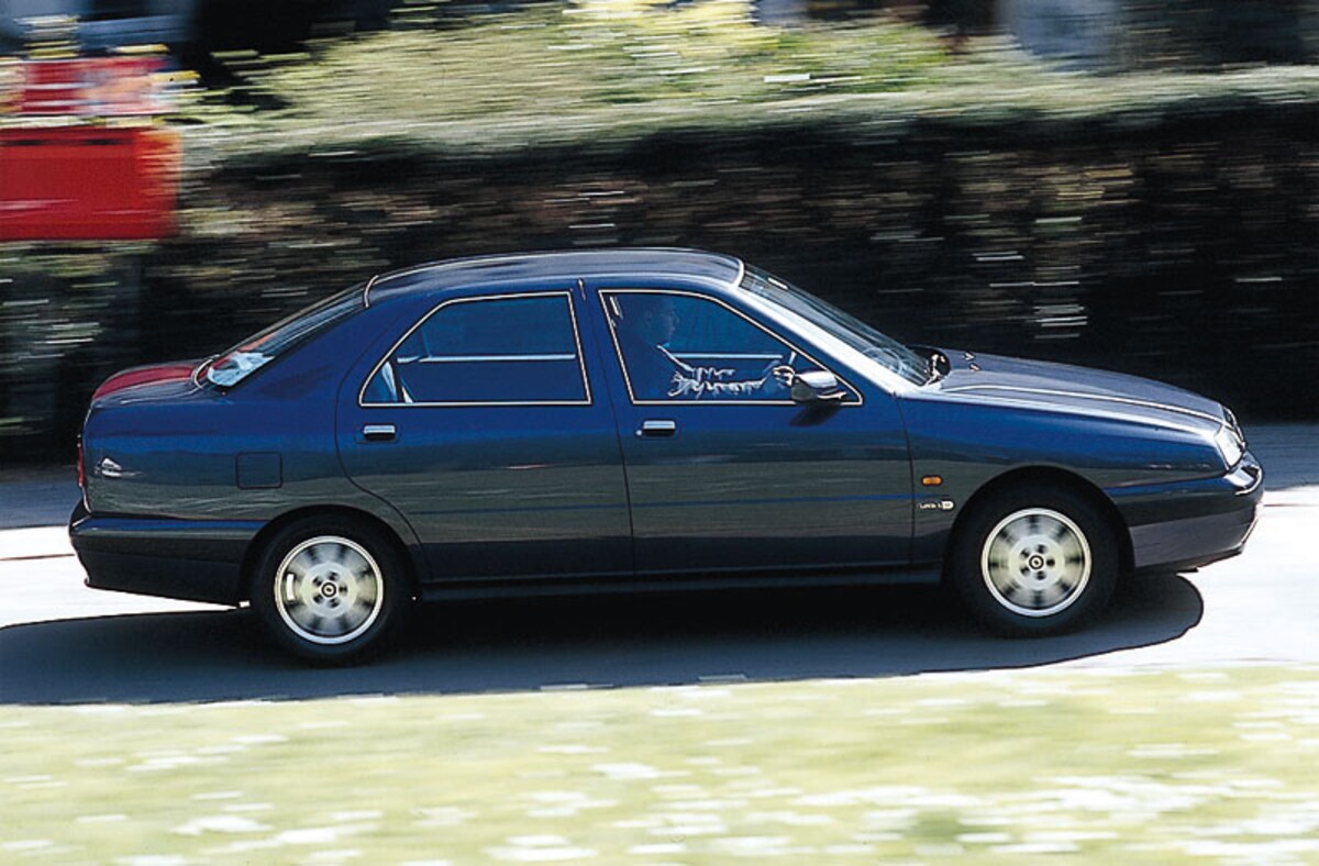 Lancia Kappa 3.0 24v V6 LX prijs en specificaties - AutoWeek