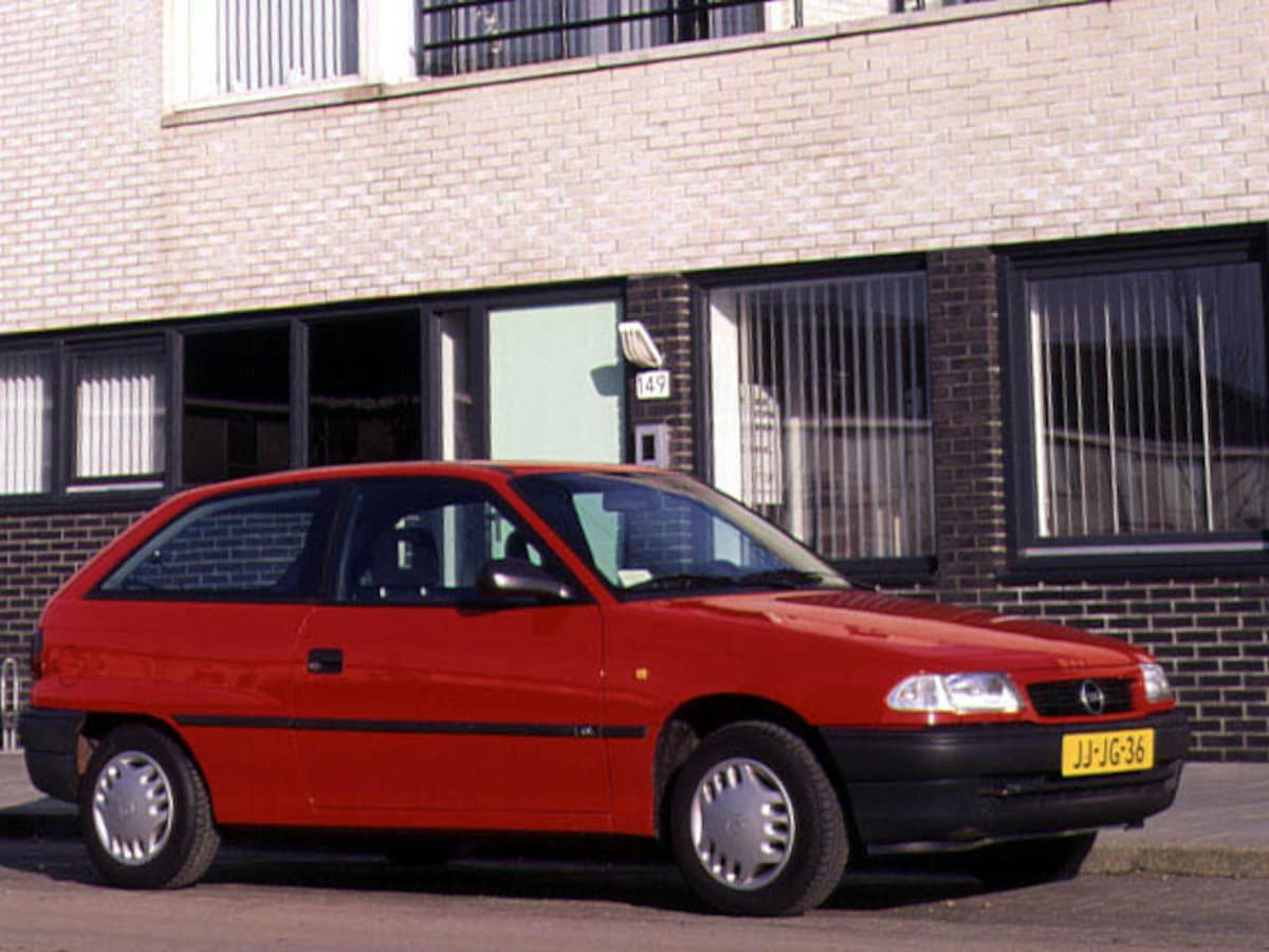 Opel Astra 1.4i GL (1997) review - AutoWeek