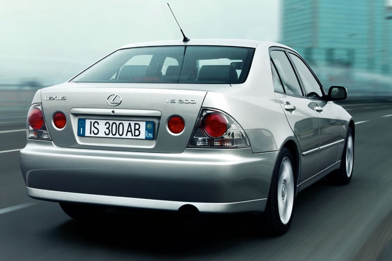 Lexus IS 200 (2000) #2 review - AutoWeek