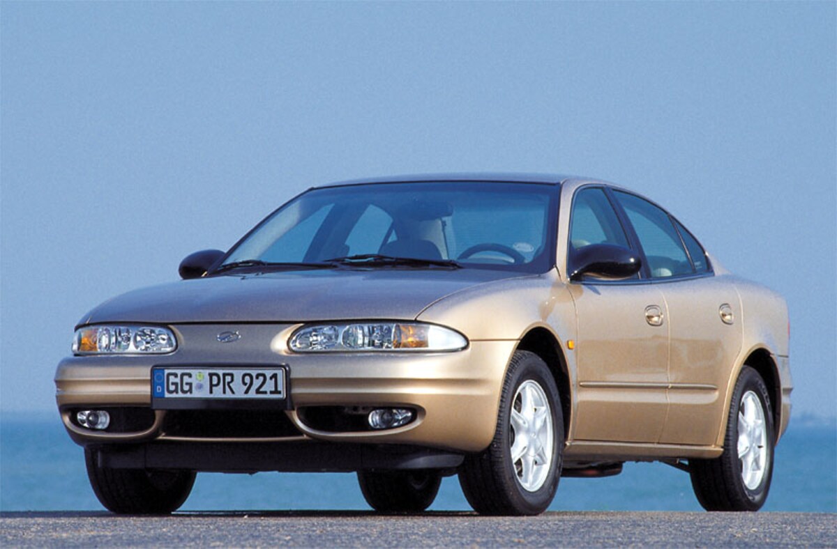Chevrolet Alero 2.4 SA (2000) review - AutoWeek