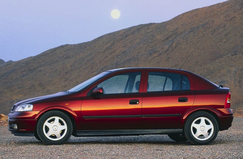 Opel Astra 1.6i Pearl (2000) review - AutoWeek