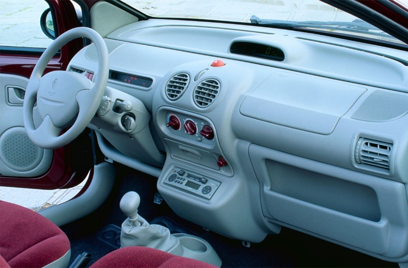 Renault Twingo 1.2 Initiale (2001) review - AutoWeek