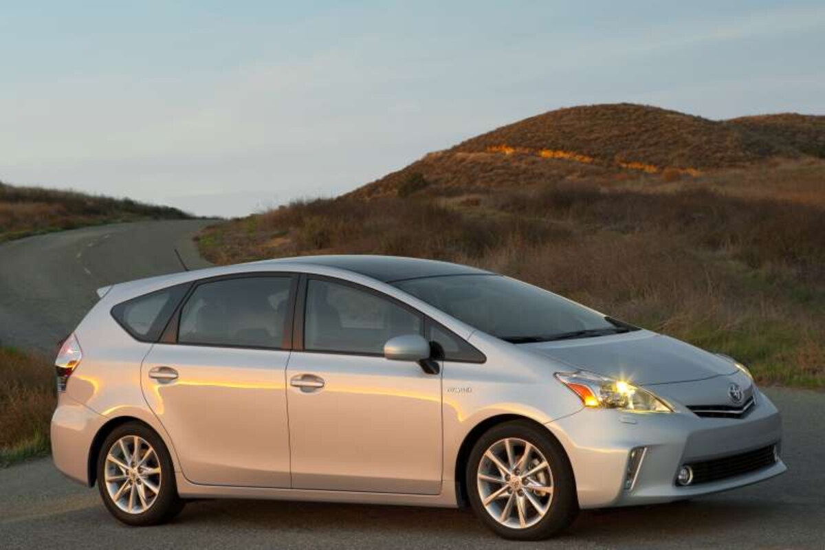 Toyota Prius V: Prius, maar dan als mpv - AutoWeek