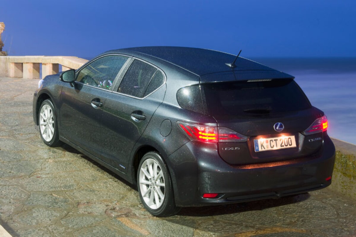 Lexus CT 200h Hybrid Business Style (2013) #2 review