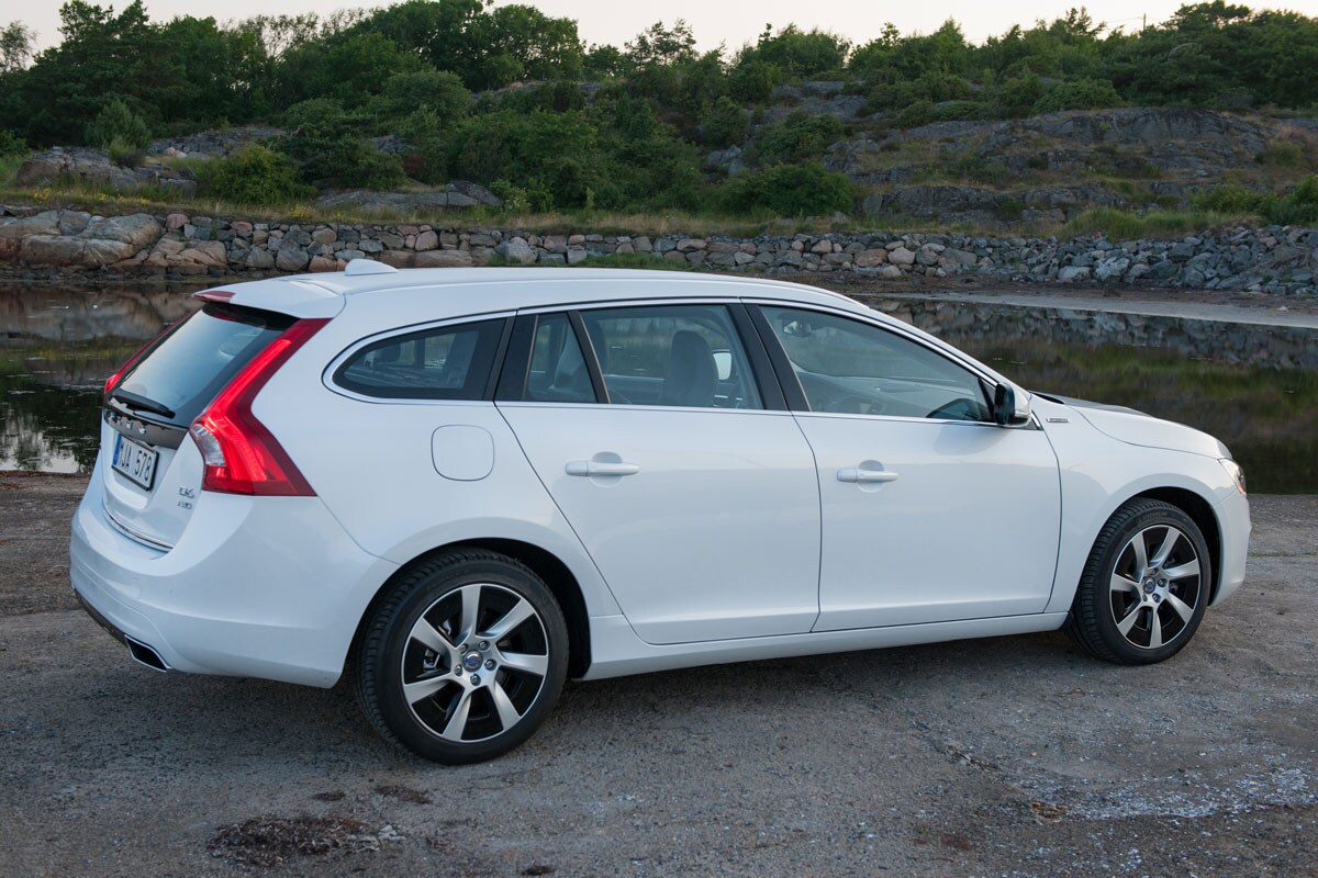 Volvo V60 D6 AWD Plugin-Hybrid Summum prijs en specificaties