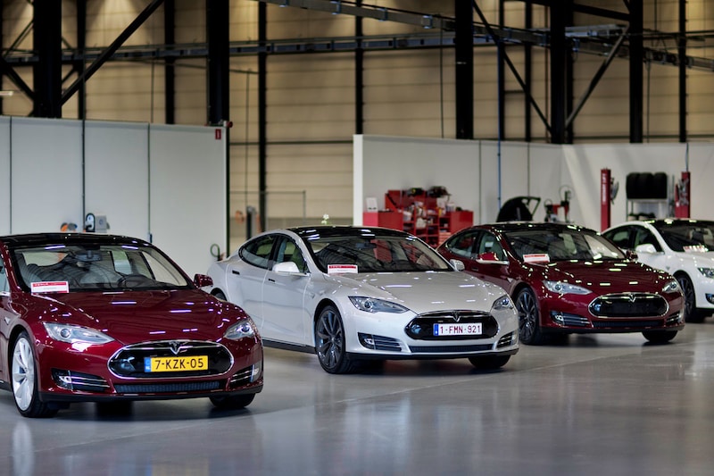 Tesla opent assemblagecentrum in Tilburg - AutoWeek