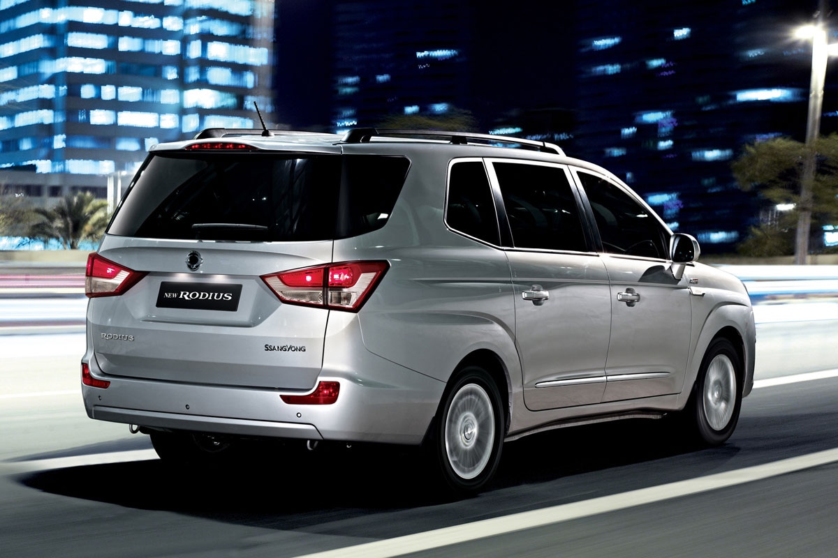 Ssangyong Rodius 2.0D 2WD Turismo prijs en specificaties