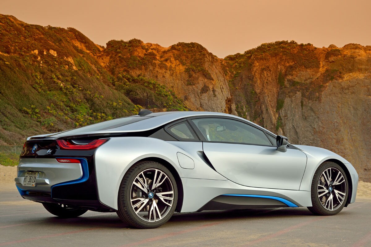 Tien jaar BMW i8: Uniek in zijn soort - AutoWeek