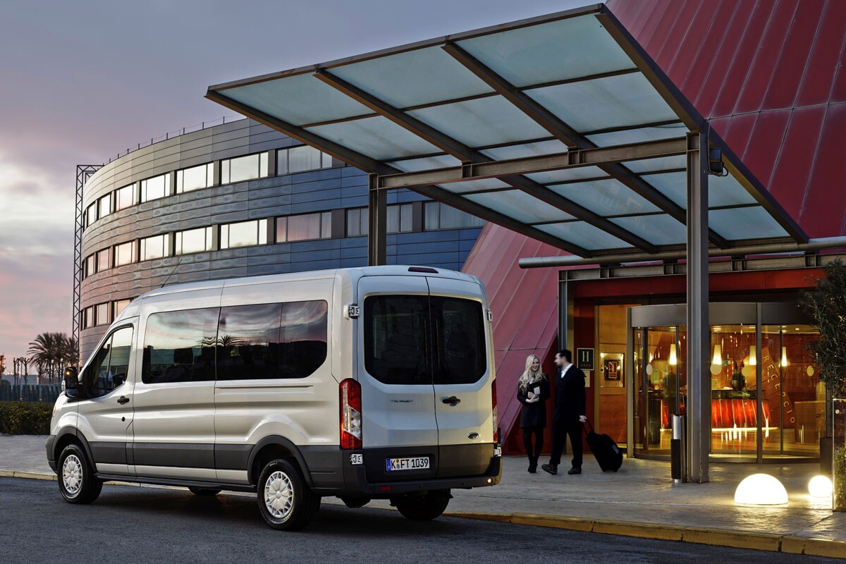 Grootste Transit ooit: Ford Transit Minibus - AutoWeek