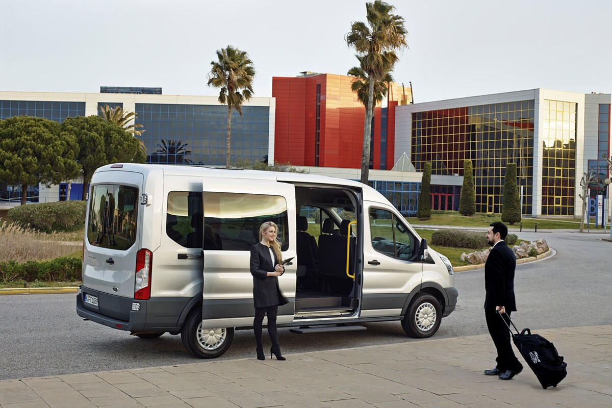 Grootste Transit ooit: Ford Transit Minibus - AutoWeek