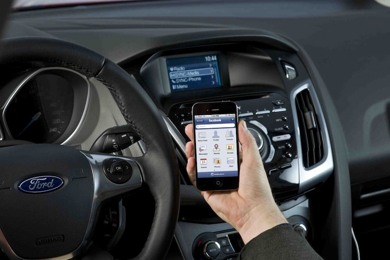 Veilig Verkeer Nederland wil telefoon uit in auto - AutoWeek