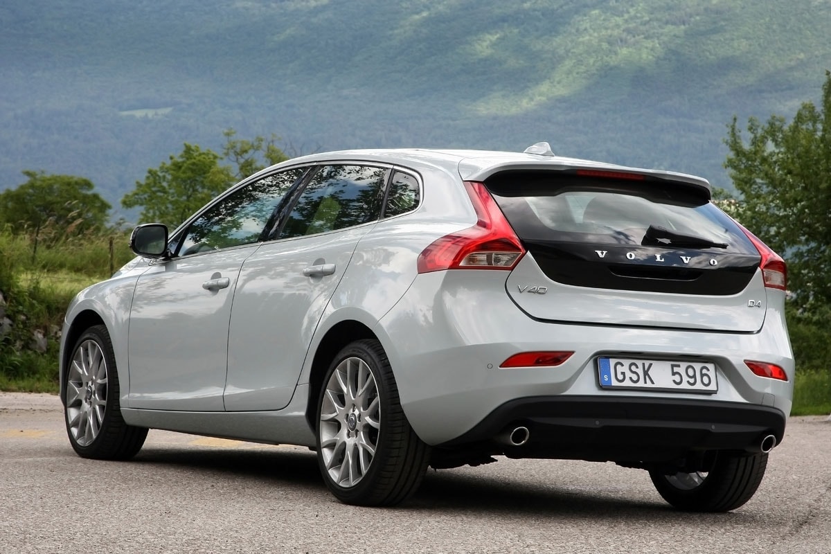 Volvo V40 D4 Summum prijs en specificaties - AutoWeek