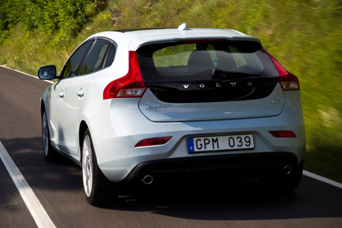 Volvo V40 D2 Momentum prijs en specificaties - AutoWeek