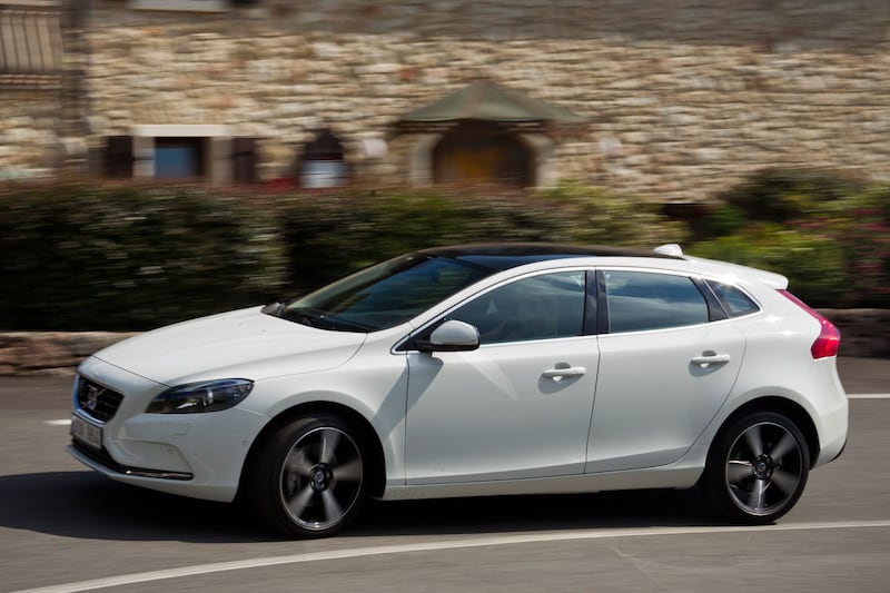 Volvo V40 T4 prijs en specificaties - AutoWeek