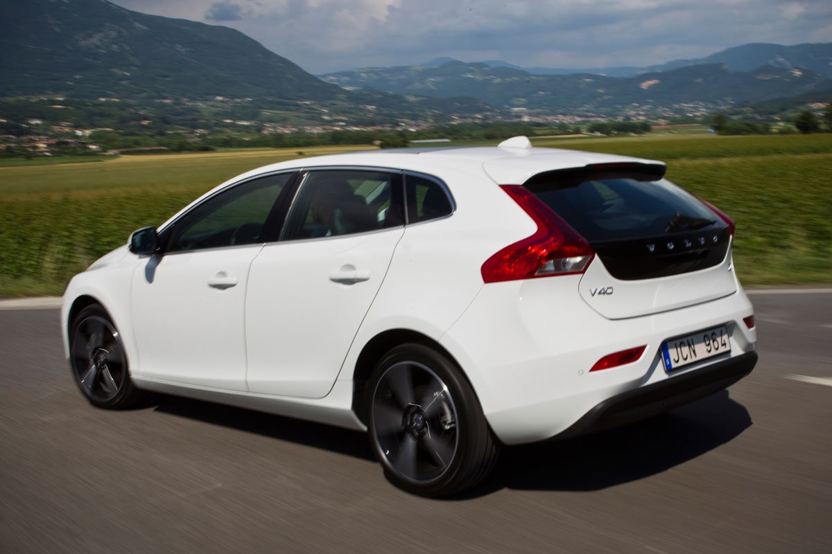 Volvo V40 D2 Momentum prijs en specificaties - AutoWeek