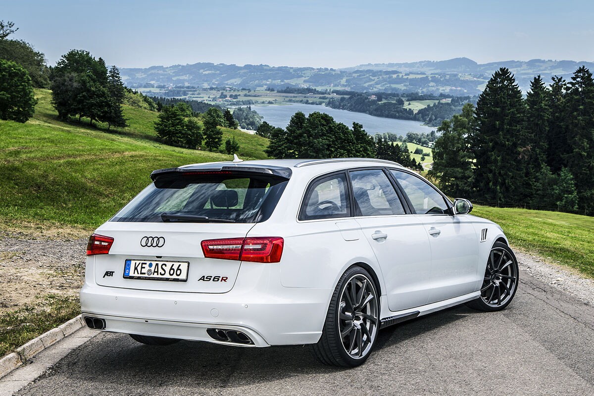 Abt Audi AS6-R jaagt op RS6 - AutoWeek