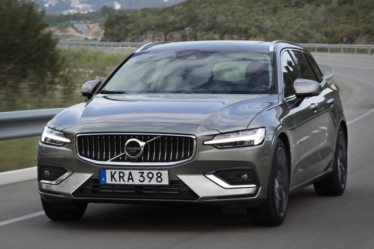 Volvo V60 T6 Plug-in Hybrid AWD Essential prijs en specificaties