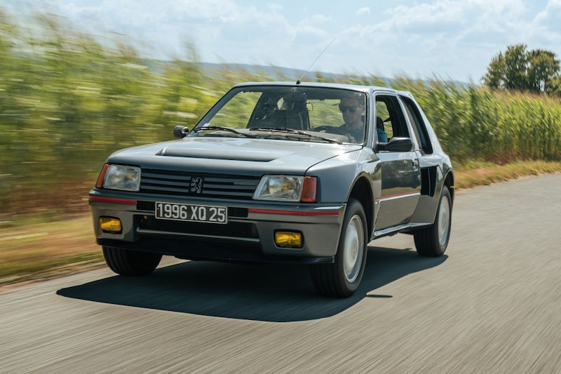 Zo rijdt de monsterlijke Peugeot 205 Turbo 16 Autotest