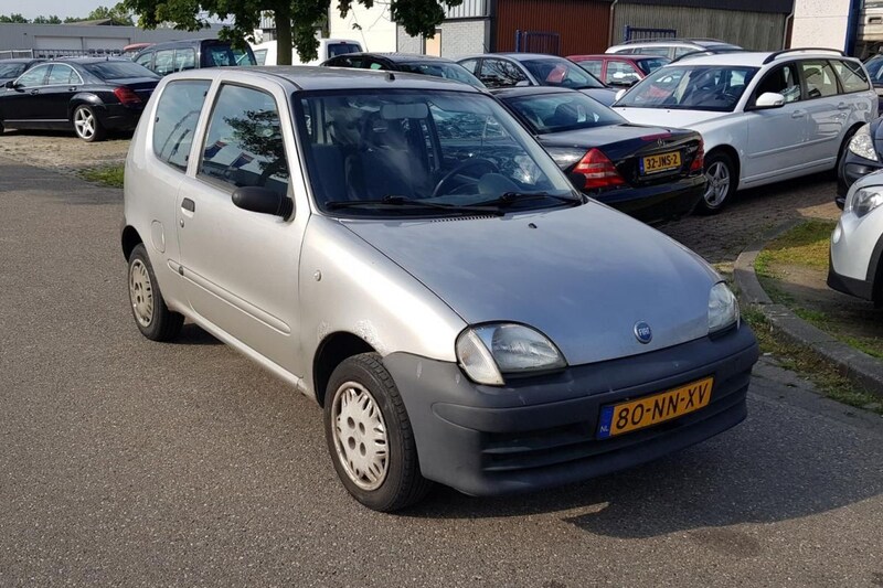 Vijf gebruikte auto's voor minder dan 500 euro - AutoWeek