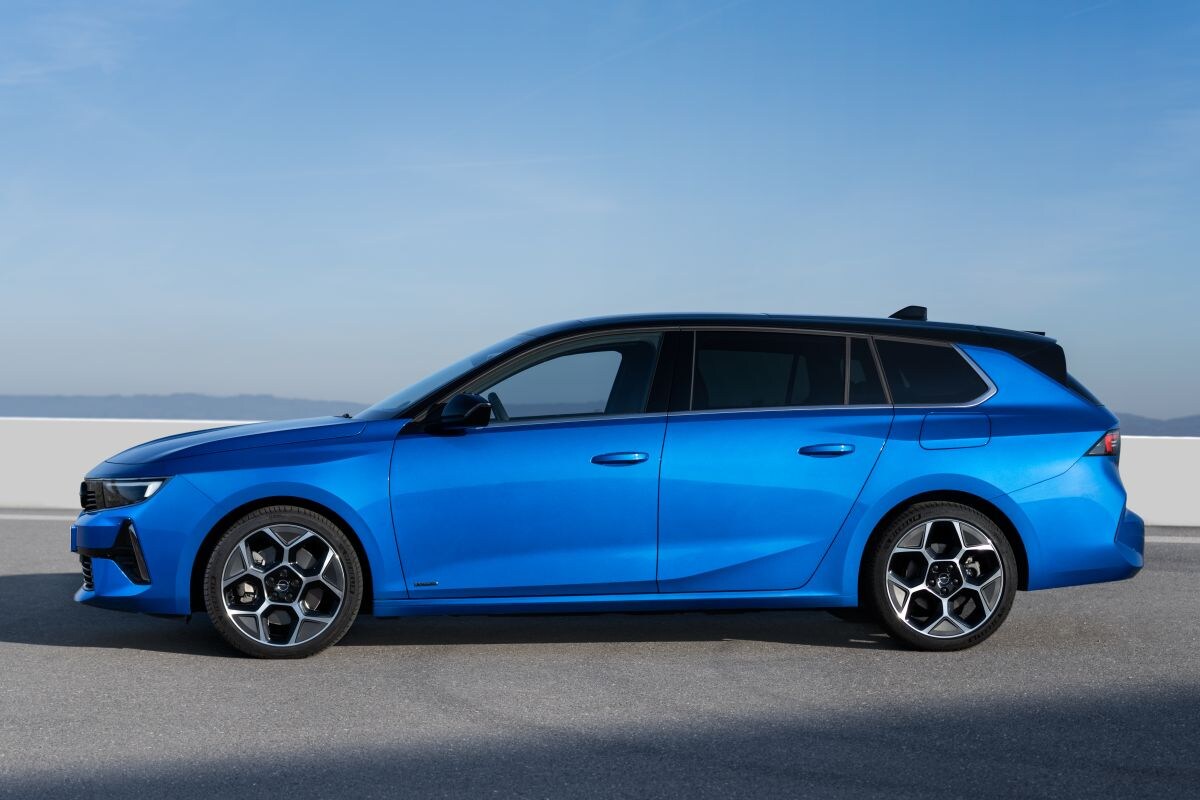 Opel Astra Sports Tourer 1.6 Turbo Hybrid 180pk Edition (2023) review