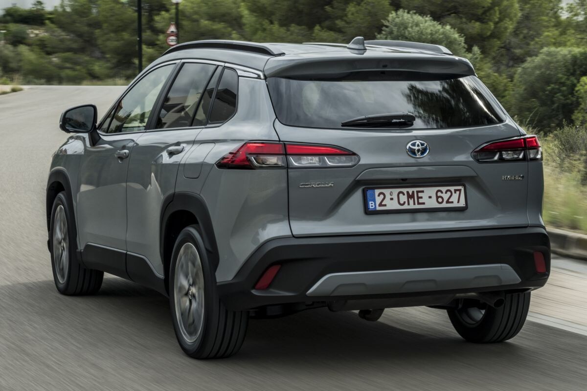 Toyota Corolla Cross 1.8 Hybrid Business Plus (2024) review