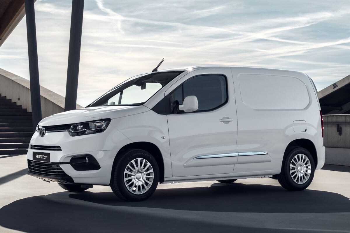 Toyota Proace City 1.5 D-4D 130pk Prof (2022) review