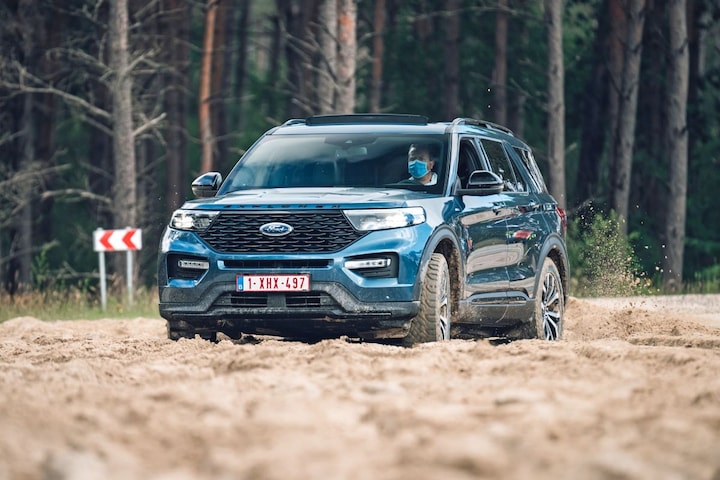 Ford Explorer & Ranger - Reportage - AutoWeek