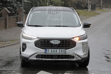 Facelift voor Ford Kuga: nieuw front, sterker én sneller - AutoWeek