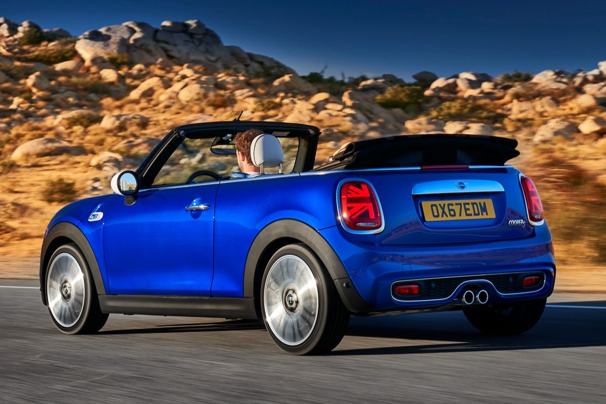 Mini Cabrio Cooper (2019) review - AutoWeek