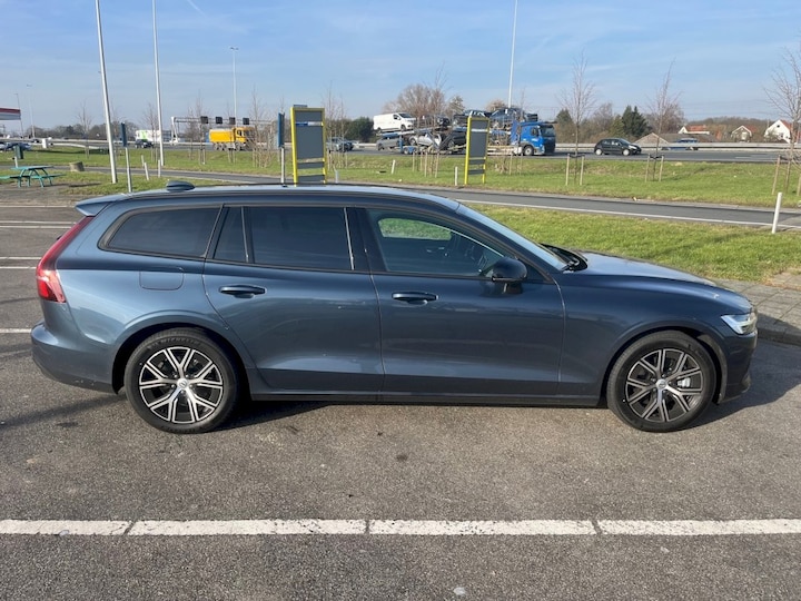 Volvo V60 B3 Essential Edition (2024) review - AutoWeek