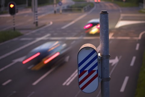 Amsterdam zet flitspalen in voor handhaving 30 km/h - AutoWeek