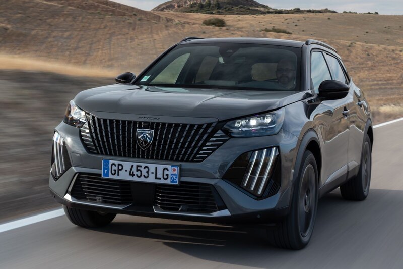 Peugeot e-2008 GT First Edition EV 54kWh 156 (2023) review