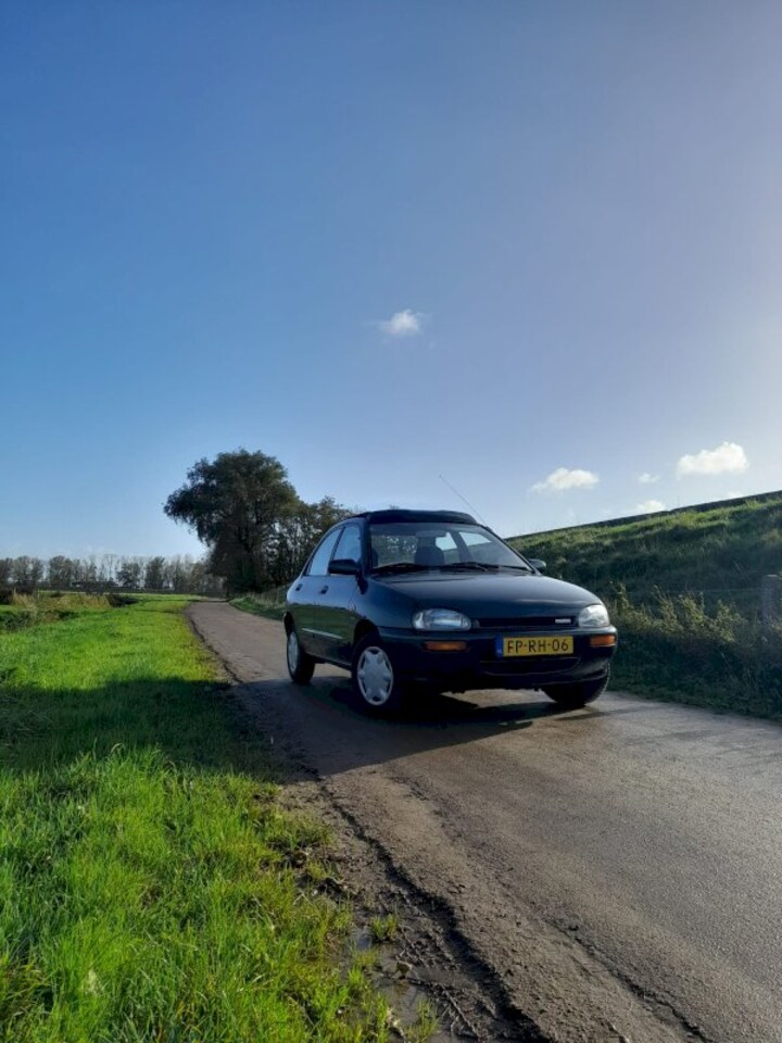 Mazda 121 1.3i GLX Cabrio Top (1992) review - AutoWeek