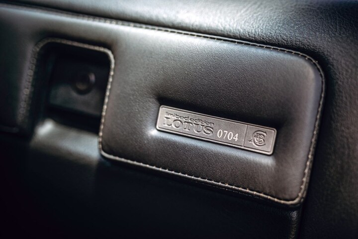 Artz bouwde een Kadett om een Corvette en Calibra op een Lotus