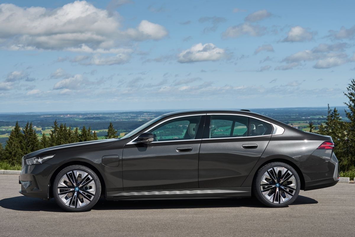 BMW 550e xDrive prijs en specificaties - AutoWeek