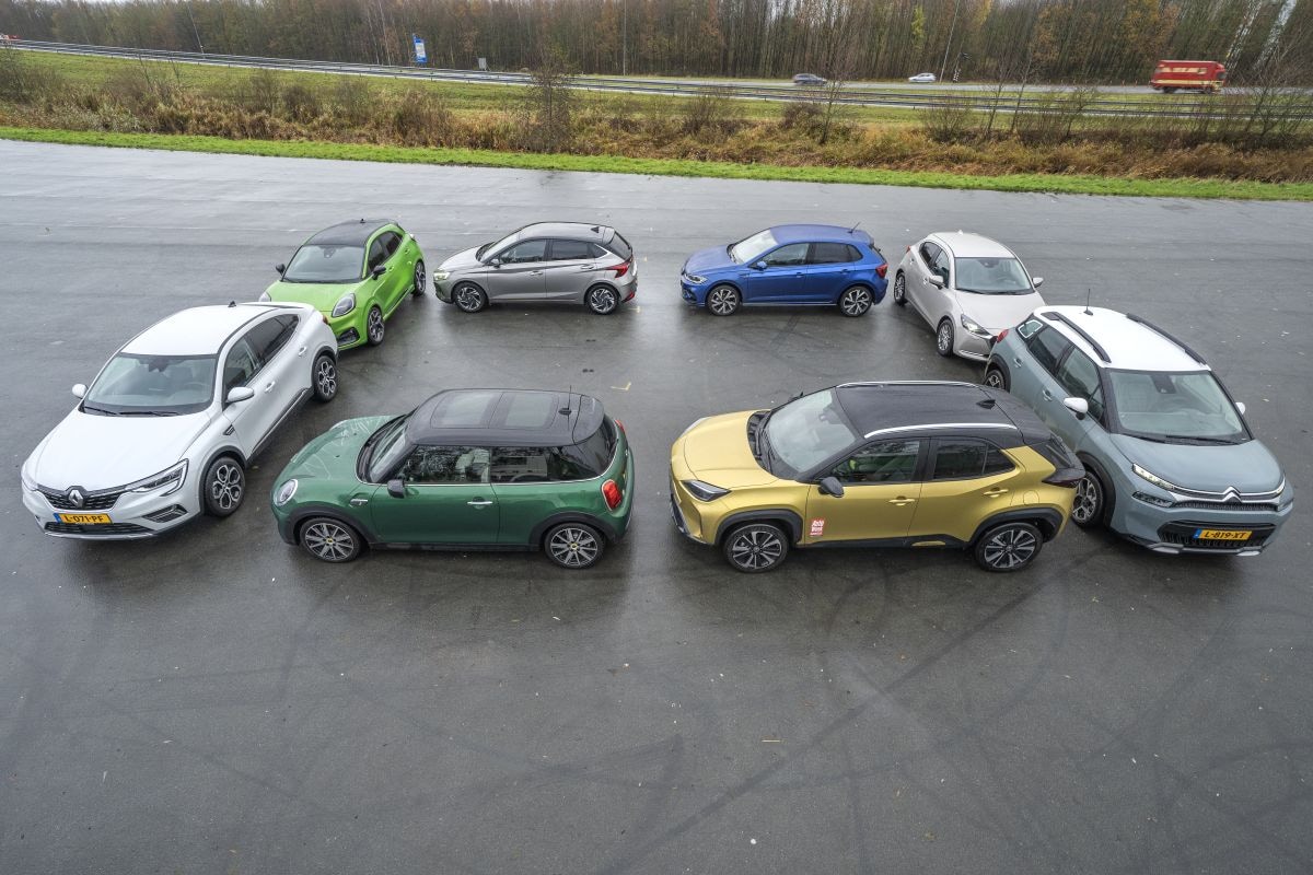 Dit gaven Nederlanders gemiddeld uit aan nieuwe auto - AutoWeek