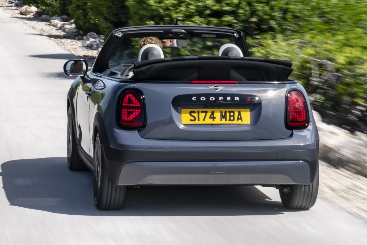 Mini Cooper Cabrio: open buitenbeentje - AutoWeek