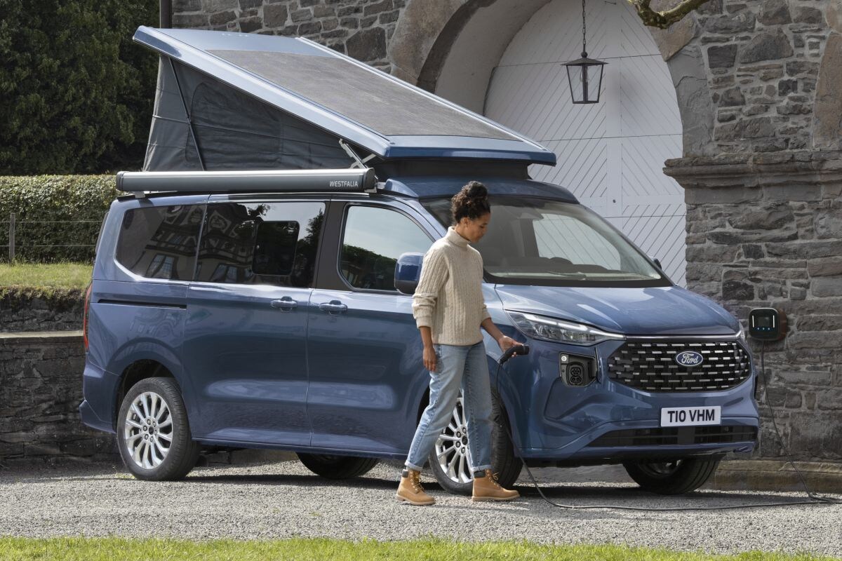 Ford Transit Custom Nugget: kamperen met elektrokracht - AutoWeek
