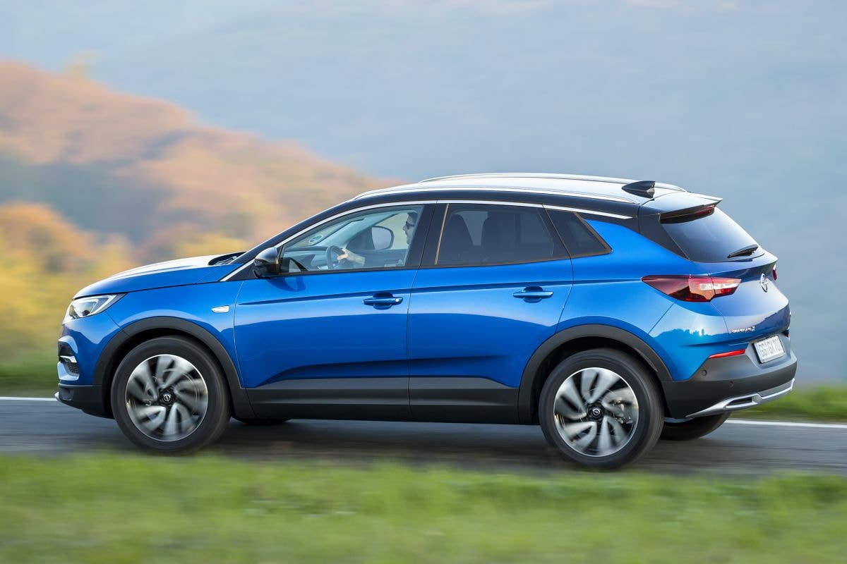 Opel Grandland X 1.6 Turbo Hybrid 224pk Business Edition (2021) review