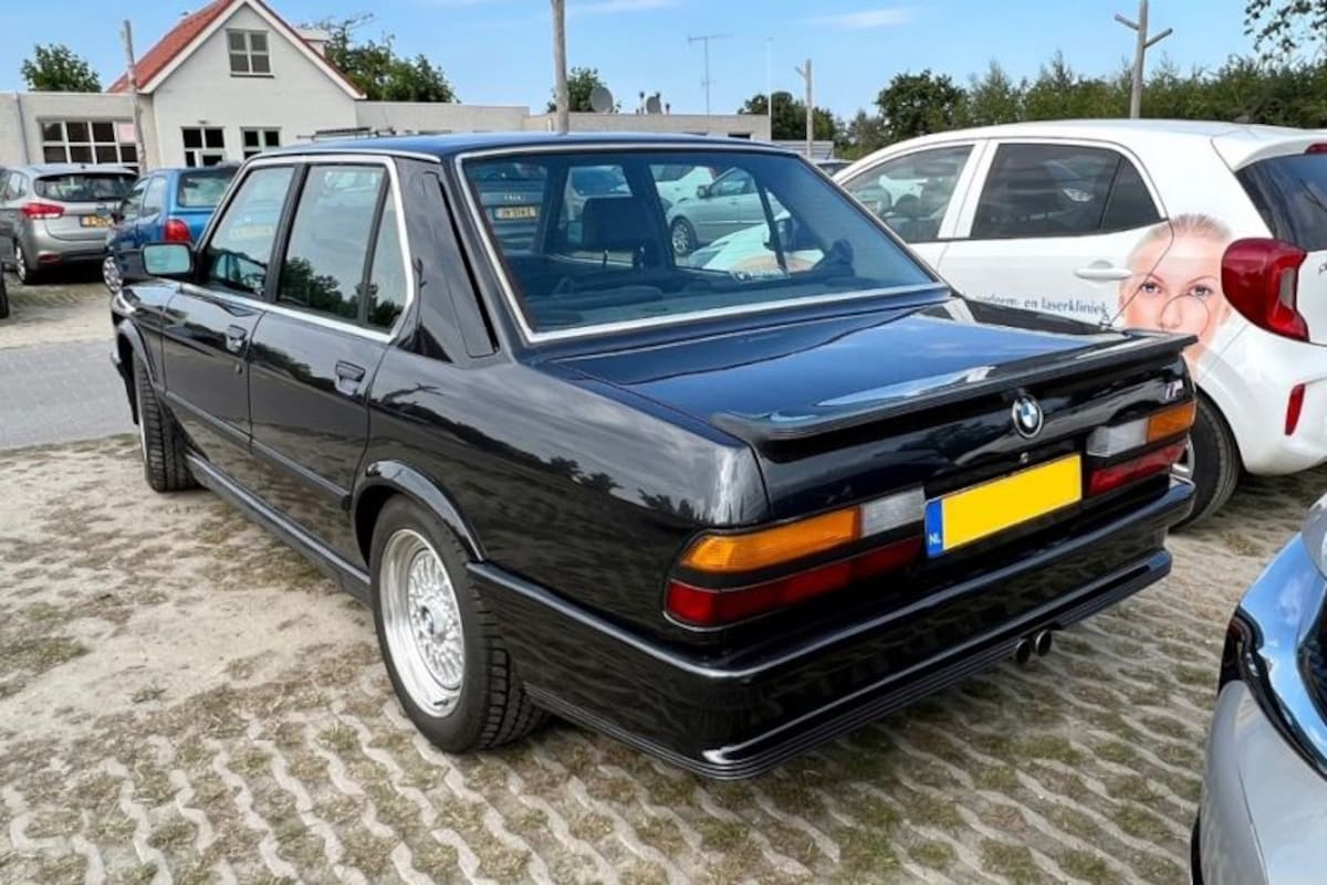 BMW M535i (1986) - In het Wild - AutoWeek