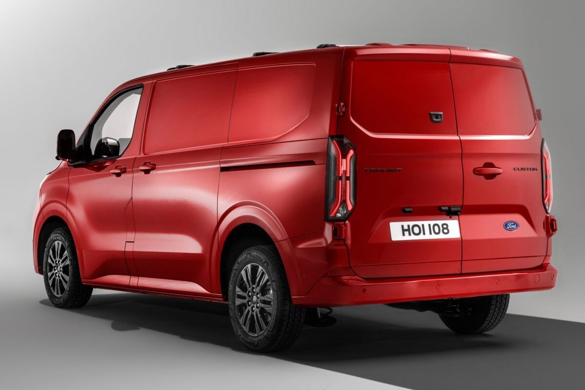 Ford Transit Custom: nieuwe bestelbus vanaf €31.670 - AutoWeek
