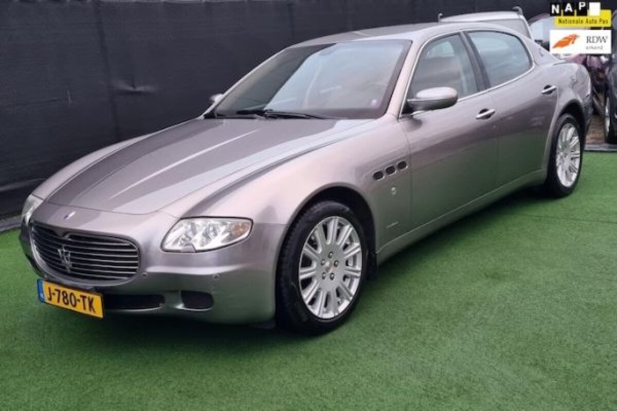 You can buy these bling-bling limos for €20,000 - Techzle