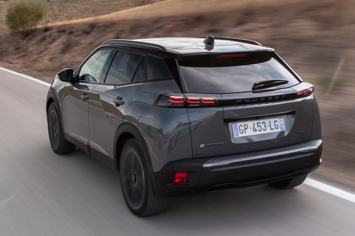 Peugeot e-2008 Active EV 54kWh 156 (2024) review - AutoWeek