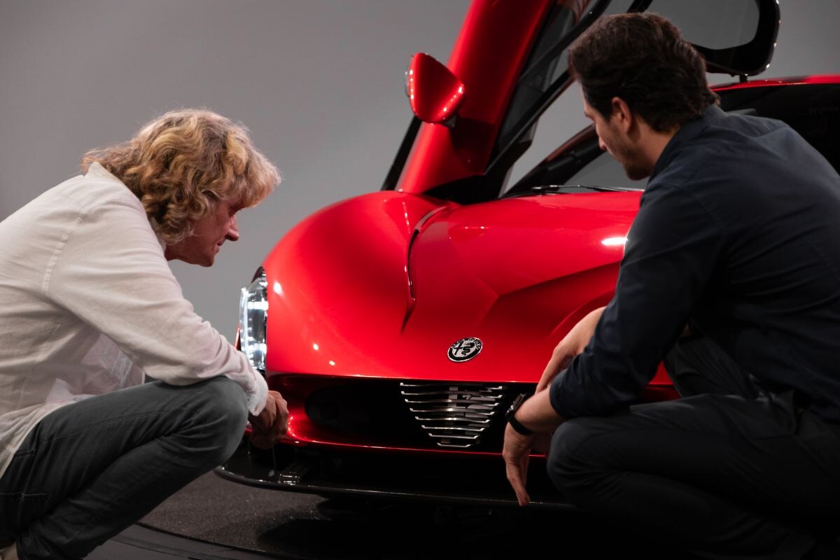 Alfa Romeo-designer Bob Romkes legt koers uit - AutoWeek