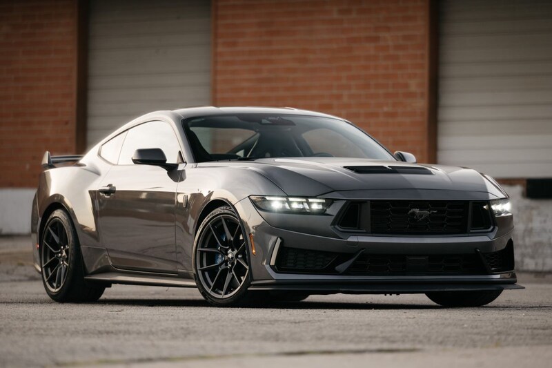 Test Ford Mustang Dark Horse - AutoWeek