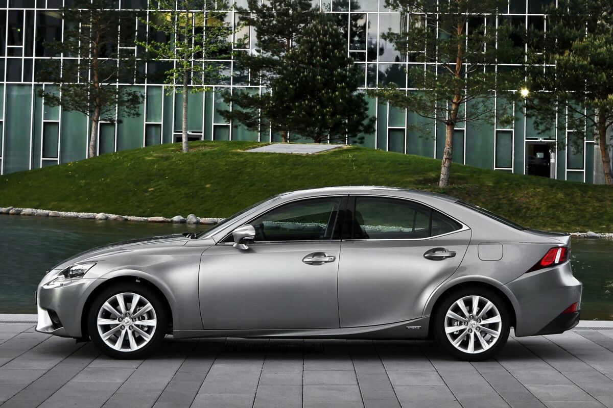 Lexus IS 300h (2014) #3 review - AutoWeek