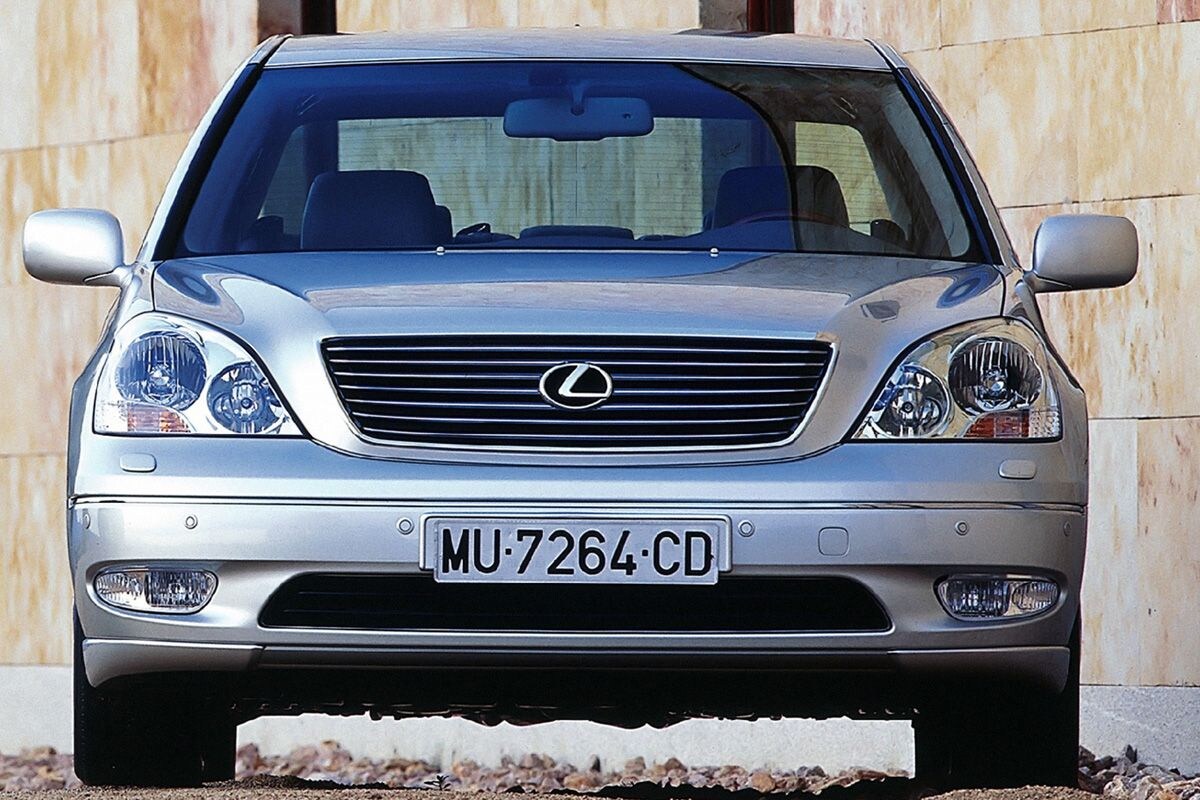 Lexus LS 430 (2003) - Facelift Friday - AutoWeek
