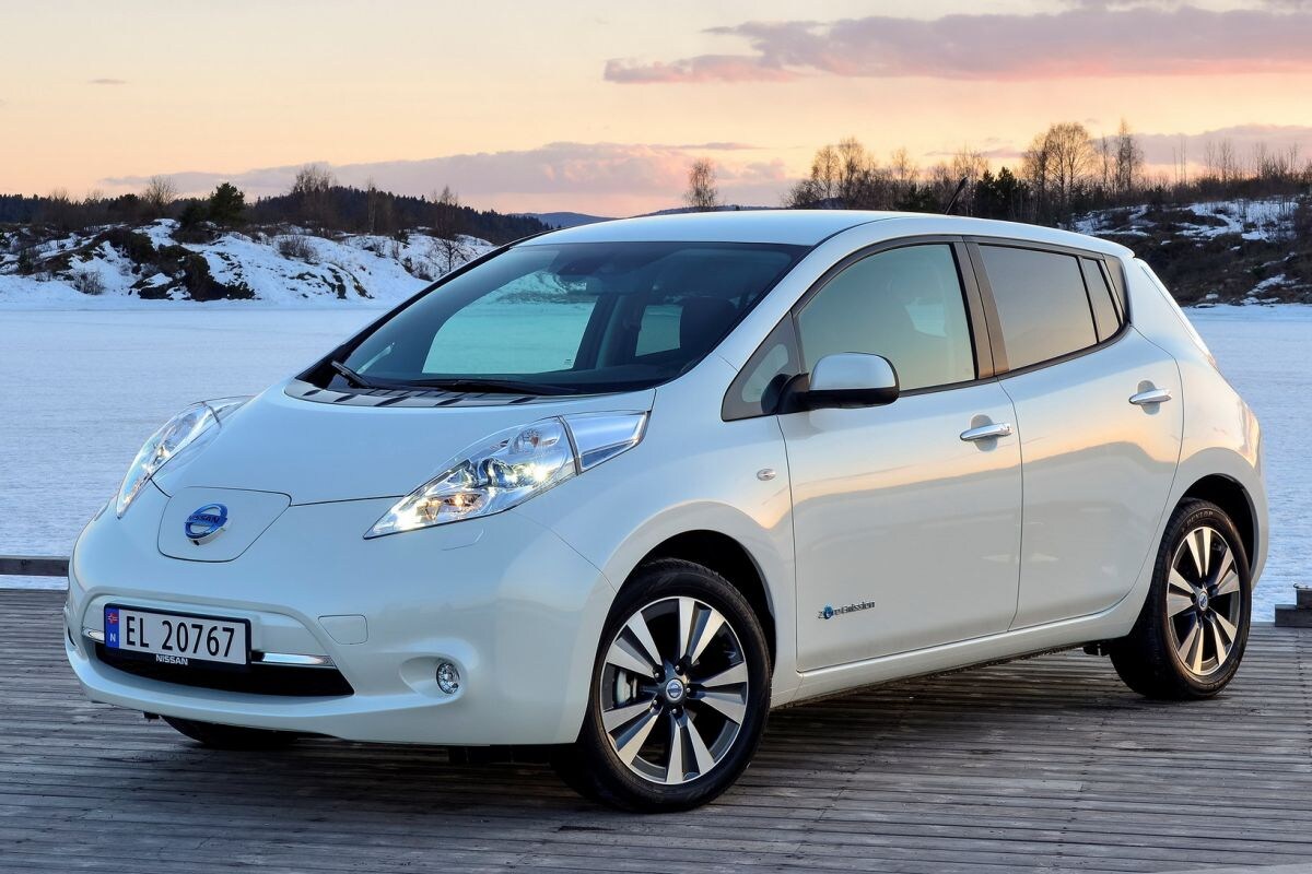 Nissan Leaf 24kWh Acenta (2014) review - AutoWeek