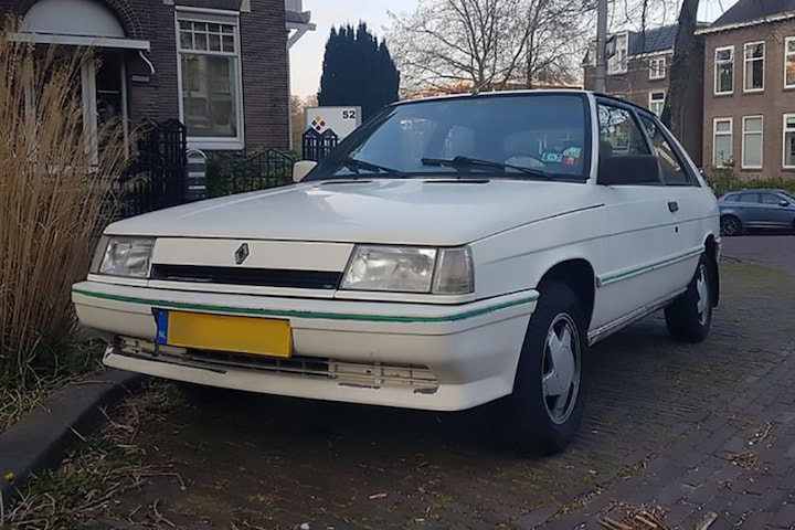 Renault 11 (1987) - In het Wild - AutoWeek